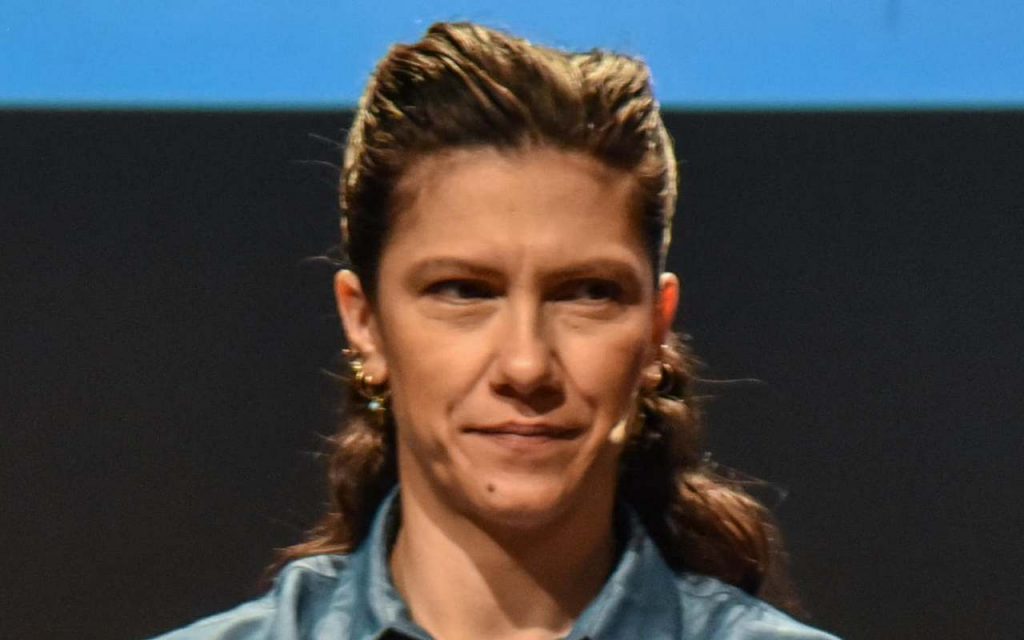 Elisa, l'annuncio del disturbo: cos'è la vertigine parossistica ...